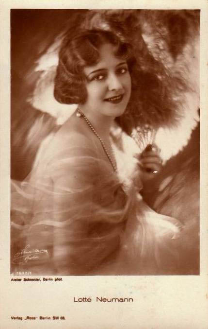 Netto-Nicoletti Performers Ross Verlag Postcard Images